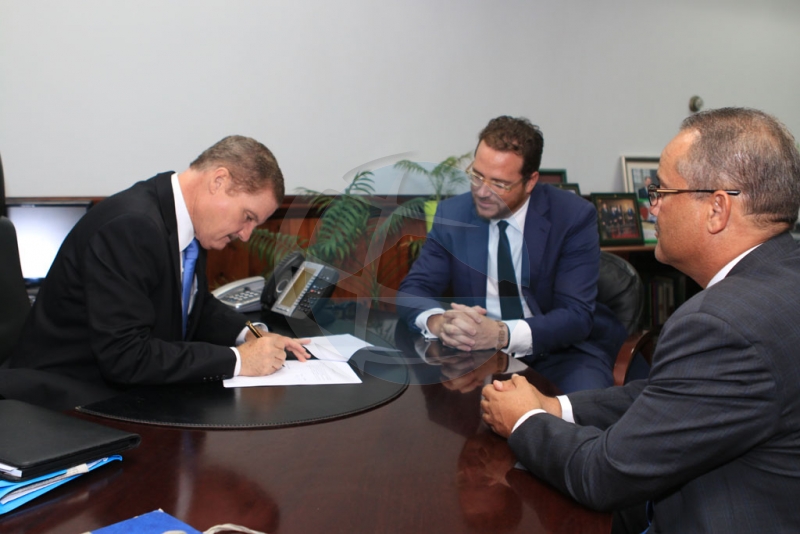 NoticiaCla - Mike de Meza nombra Minister di finanza y Reorganisacion ...