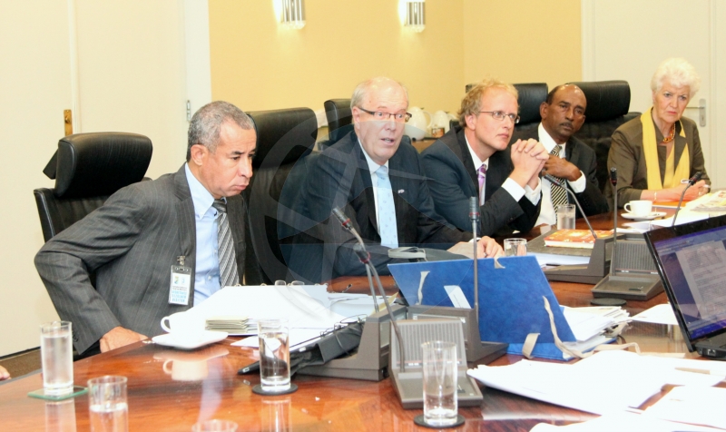 NoticiaCla - CFT: Gobernador a firma pero Aruba mester mas medida ainda