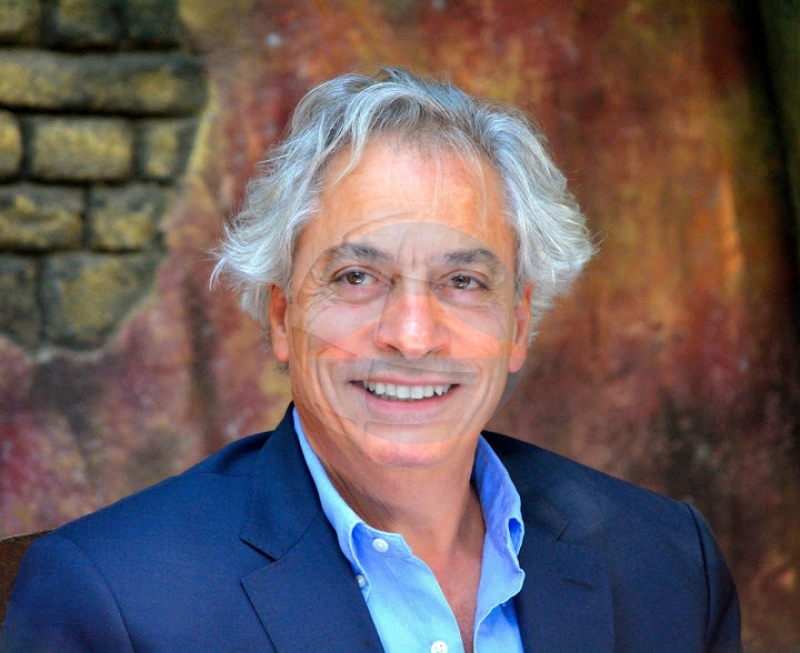 NoticiaCla - Gregory Elias: Corsou mester ‘step up to the plate’ pa ...