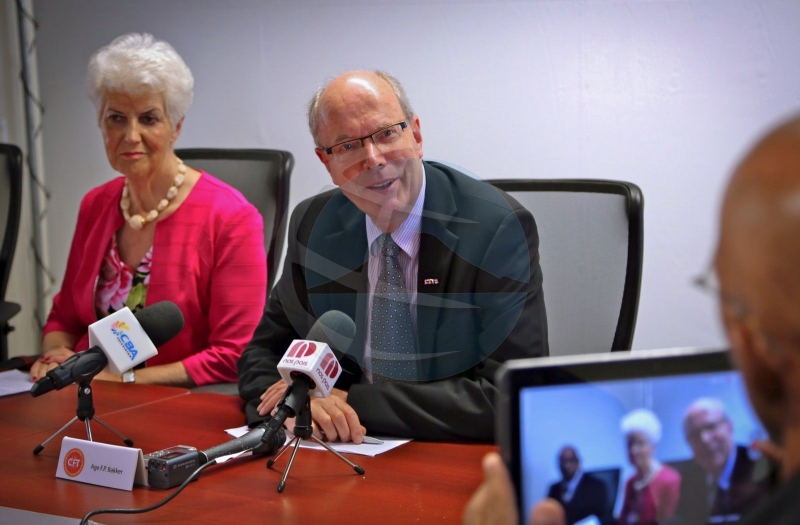 NoticiaCla - CFT ta reuni cu Mike Eman awe na Aruba