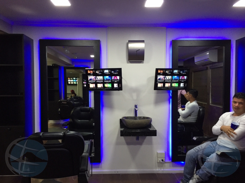 NoticiaCla - NEXT LEVEL Barbershop celebrando su re-apertura
