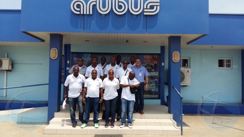 NoticiaCla - ABC Busbedrijf Curacao a bishita Arubus den cuadro di ...