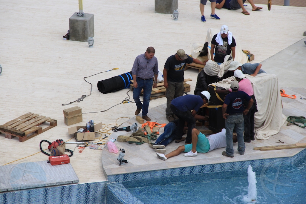 NoticiaCla - Estatua Padu Lampe, Rufo Wever y Lio Booi instala riba ...