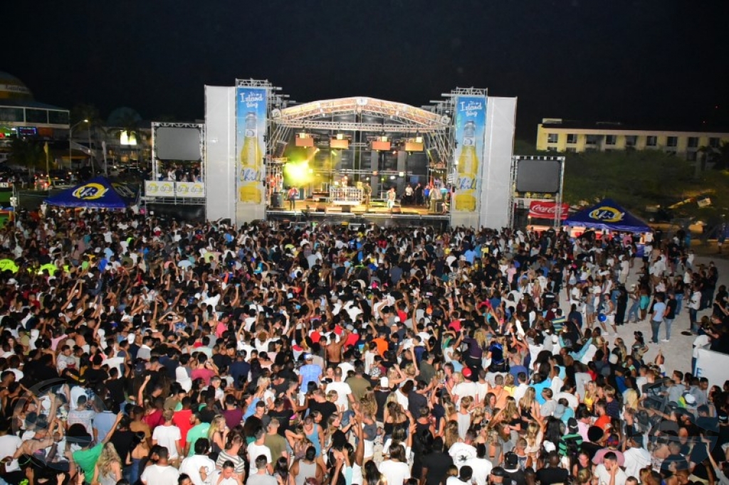 NoticiaCla - Carchinan pa Flip Flop Festival 2018 na benta rond di Aruba