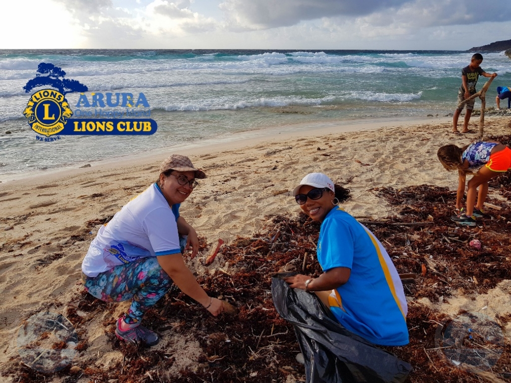 NoticiaCla - Aruba One Happy Island Lions Club beach cleanup