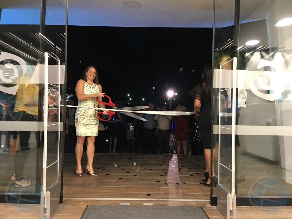 NoticiaCla - SETAR a re-inaugura su teleshop moderno na Irausquinplein