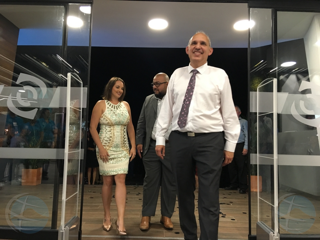 NoticiaCla - SETAR a re-inaugura su teleshop moderno na Irausquinplein