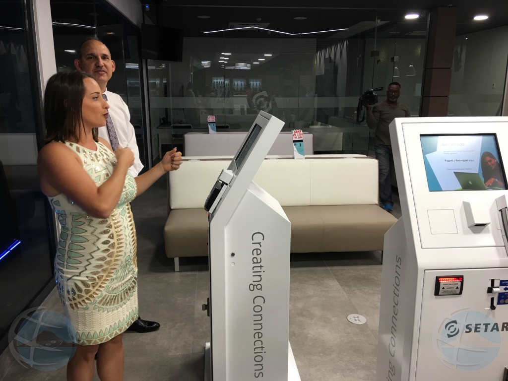 NoticiaCla - SETAR a re-inaugura su teleshop moderno na Irausquinplein