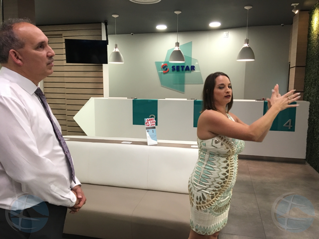 NoticiaCla - SETAR a re-inaugura su teleshop moderno na Irausquinplein