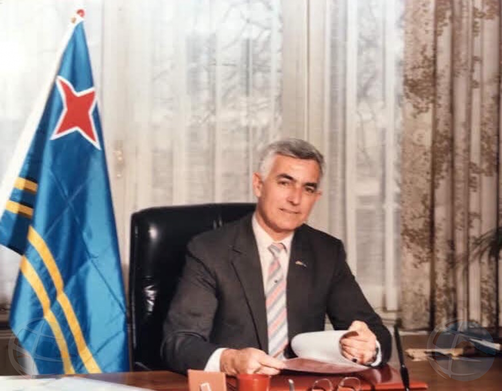 NoticiaCla - Aruba su prome minister plenipotenciario pa Hulanda, John ...