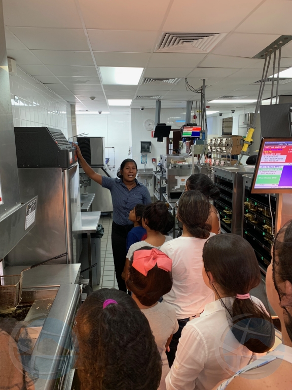 NoticiaCla - McDonald’s Aruba ta celebra e dia Internacional di 'Open ...