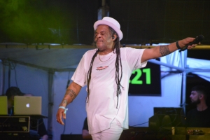 NoticiaCla - Jeon, Lunay, Sech y UB40 a presenta den Aruba Island Take ...