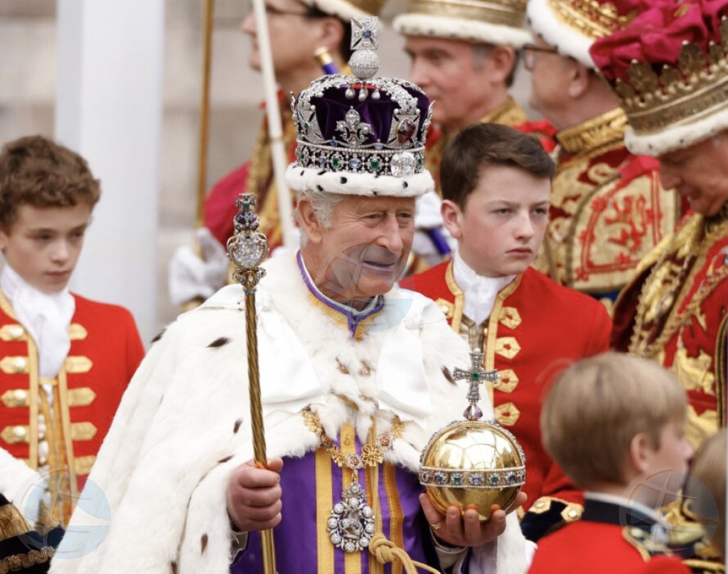 NoticiaCla - Rey Carlos III a keda corona oficialmente na Gran Britania