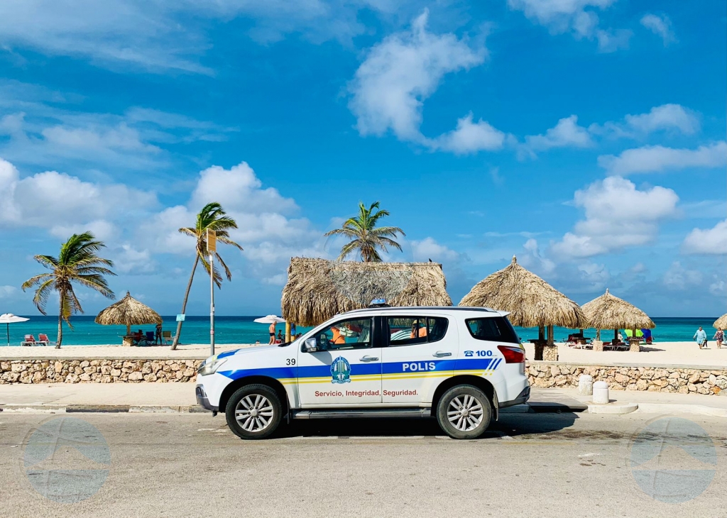 NoticiaCla - Turista cu a yega Aruba un dia prome, a hoga na Arashi