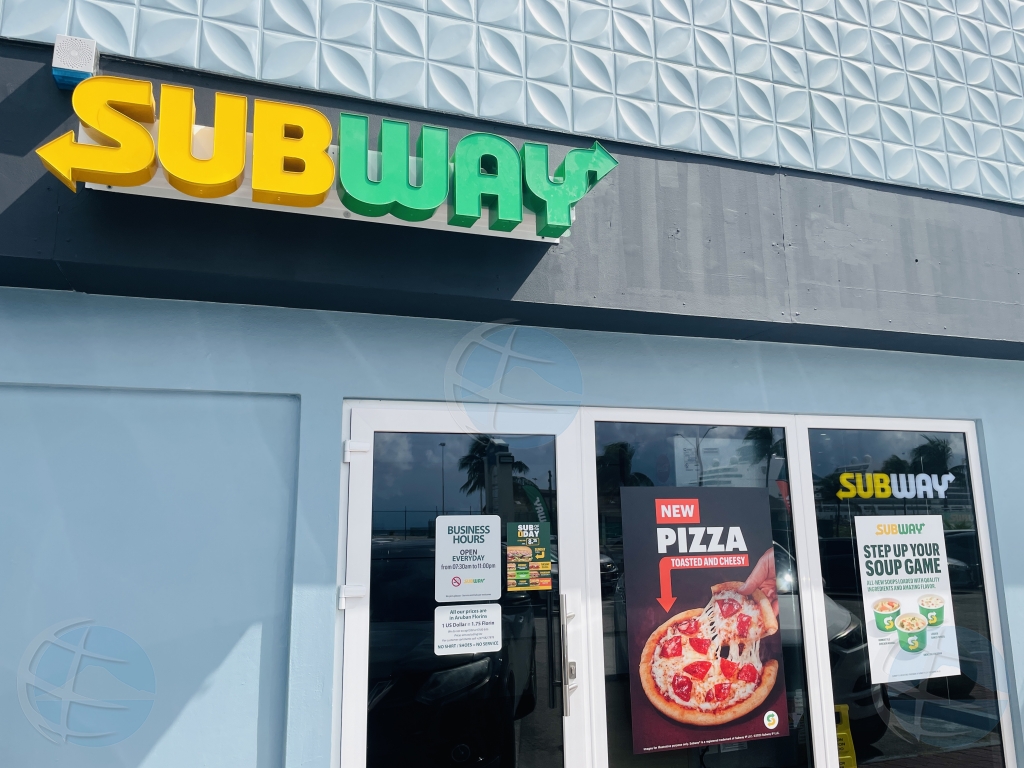 NoticiaCla - Subway Boulevard a habri su porta awe den Antraco Plaza