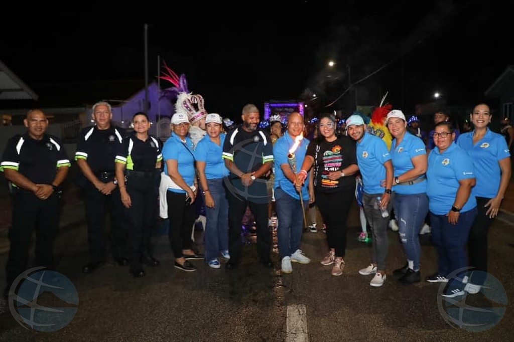 NoticiaCla - Total di 9 grupo di carnaval ta den Fakkel Optocht ...