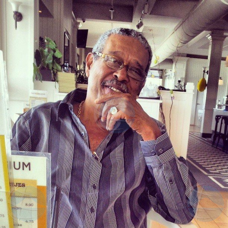 NoticiaCla - Conocido periodista Johnny ‘Django’ Simmons a bay sosega