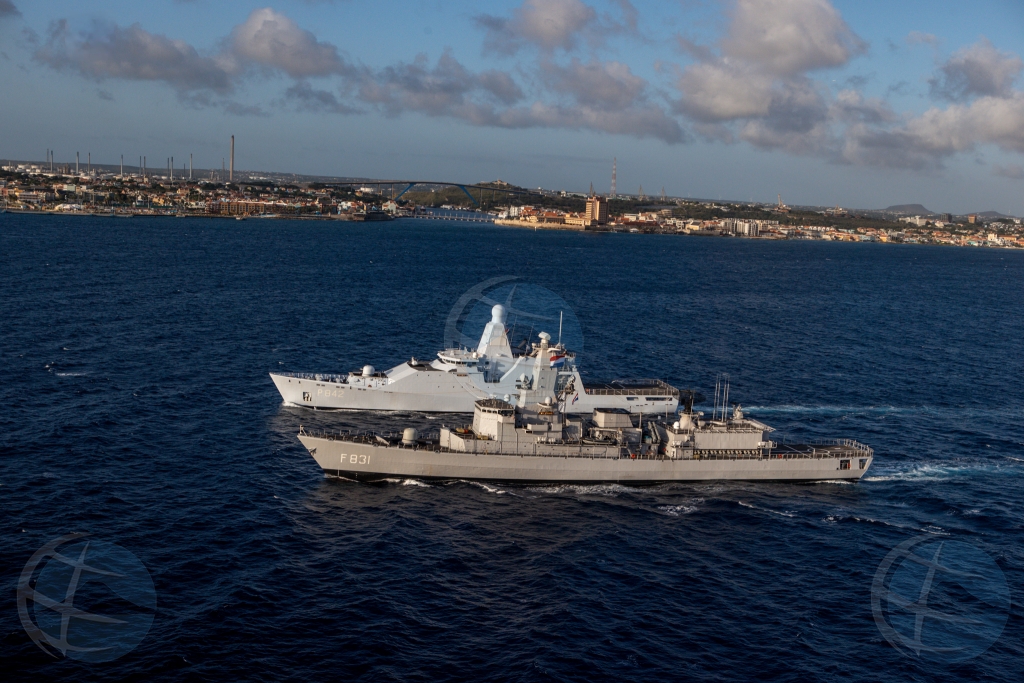NoticiaCla - Zr.Ms. Van Amstel ta remplasa Zr.Ms. Friesland